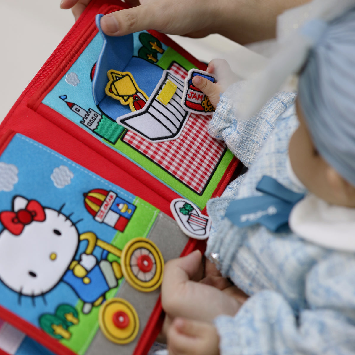 Hello Kitty Busy Book – My First Book